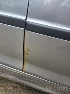Pelēks BMW 320 2005 Jelgava, ar dzinēja tilpumu 2.00 L un nobraukumu 439 tūkst. km par 2100 €, foto 10 vietnē AUTOMOTO.COM.LV