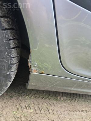 Pelēks BMW 320 2005 Jelgava, ar dzinēja tilpumu 2.00 L un nobraukumu 439 tūkst. km par 2100 €, foto 12 vietnē AUTOMOTO.COM.LV