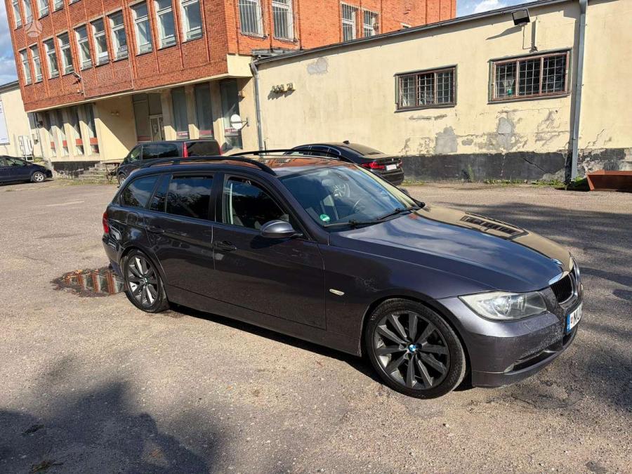 Grey BMW 320 2005 in Marijampole, with an engine capacity of 2.00 L and mileage of 334 thousand km for 2500 €, photo 5 on AUTOMOTO.COM.LV