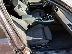 Grey BMW 320 2005 in Marijampole, with an engine capacity of 2.00 L and mileage of 334 thousand km for 2500 €, photo 10 on AUTOMOTO.COM.LV
