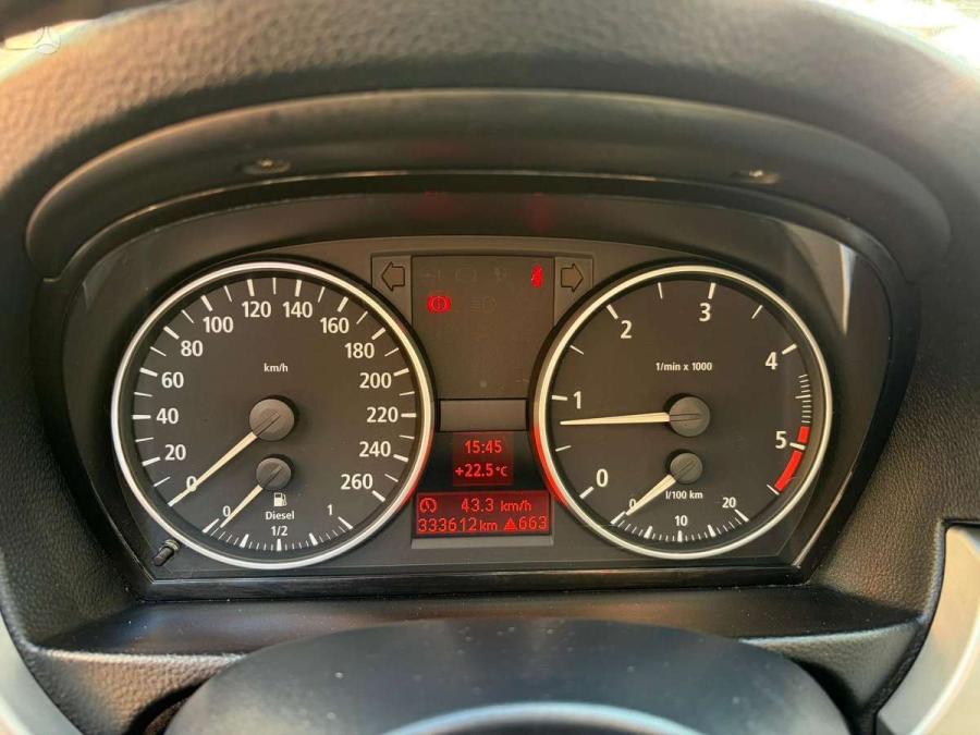 Grey BMW 320 2005 in Marijampole, with an engine capacity of 2.00 L and mileage of 334 thousand km for 2500 €, photo 15 on AUTOMOTO.COM.LV
