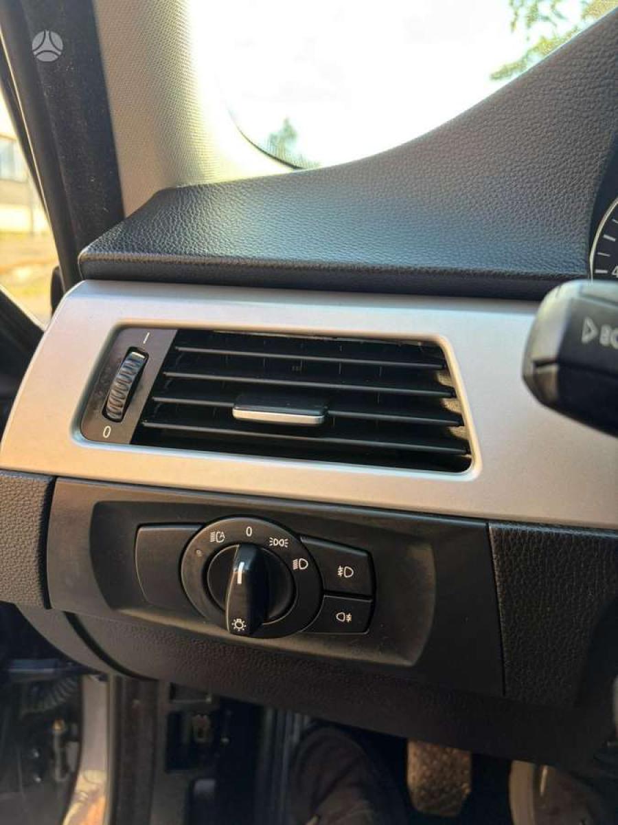 Grey BMW 320 2005 in Marijampole, with an engine capacity of 2.00 L and mileage of 334 thousand km for 2500 €, photo 18 on AUTOMOTO.COM.LV