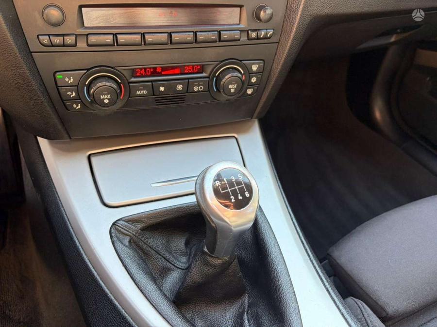 Grey BMW 320 2005 in Marijampole, with an engine capacity of 2.00 L and mileage of 334 thousand km for 2500 €, photo 22 on AUTOMOTO.COM.LV