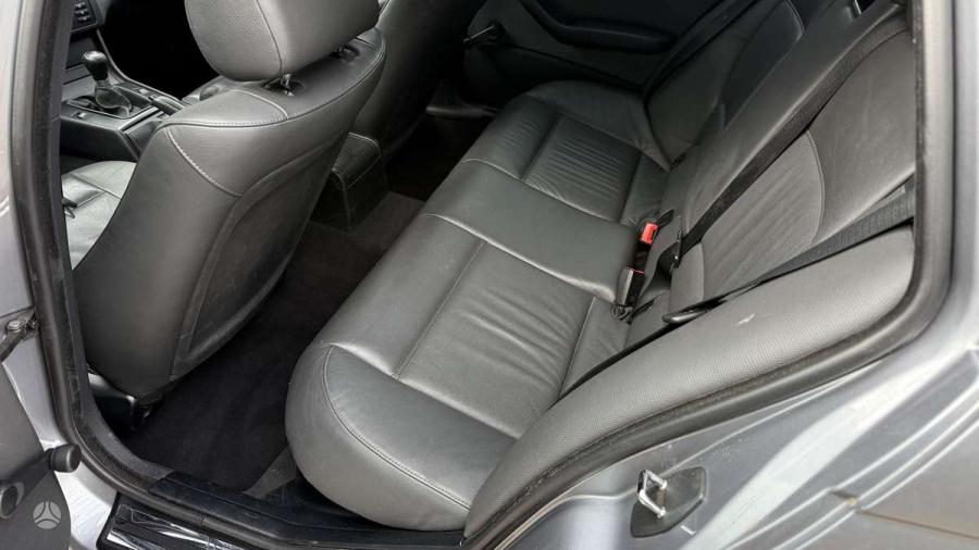 Pelēks BMW 320 2005 Ukmergė, ar dzinēja tilpumu 2.00 L un nobraukumu 205 tūkst. km par 2500 €, foto 19 vietnē AUTOMOTO.COM.LV