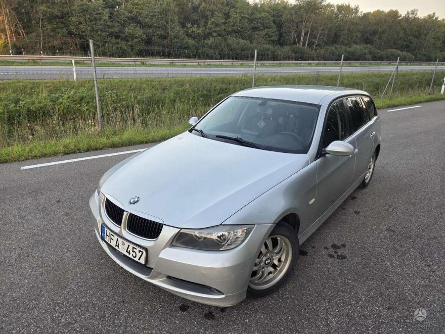 Pelēks BMW 320 2005 Kauņa, ar dzinēja tilpumu 2.00 L un nobraukumu 450 tūkst. km par 2049 €, foto 1 vietnē AUTOMOTO.COM.LV