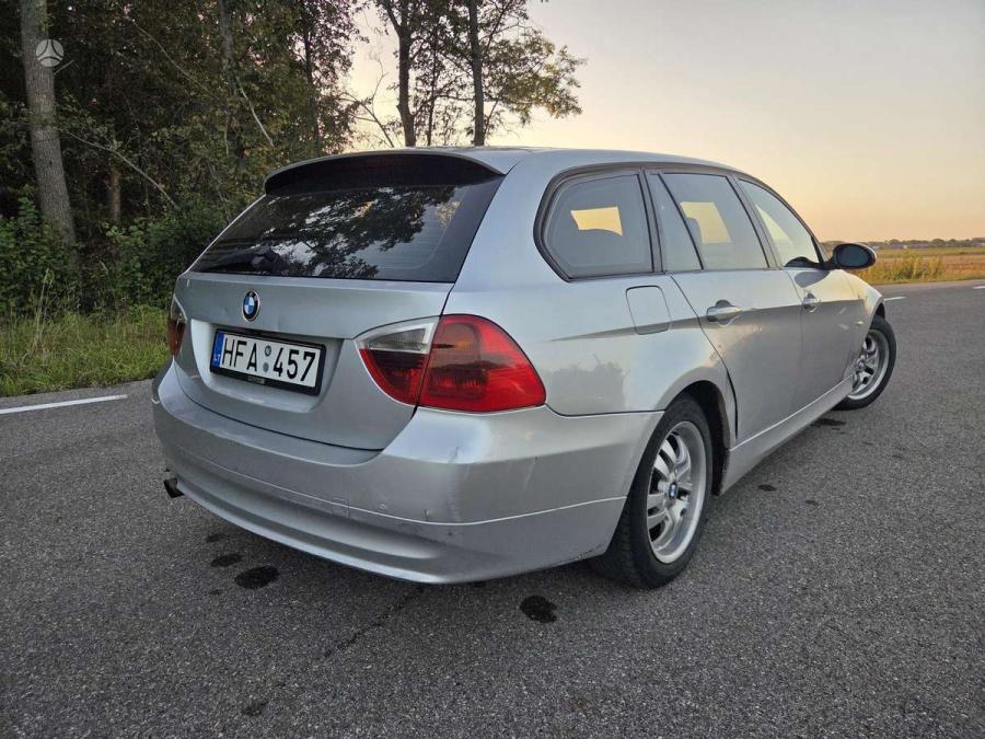 Pelēks BMW 320 2005 Kauņa, ar dzinēja tilpumu 2.00 L un nobraukumu 450 tūkst. km par 2049 €, foto 10 vietnē AUTOMOTO.COM.LV