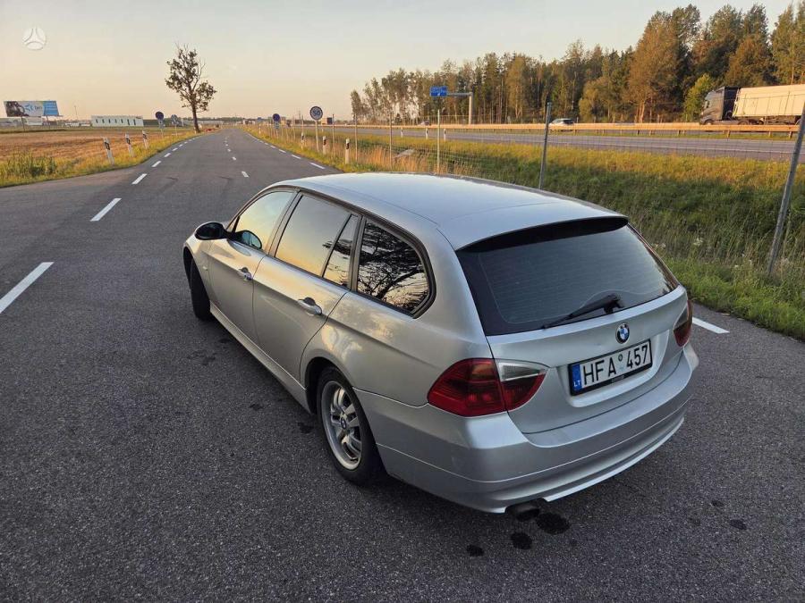 Pelēks BMW 320 2005 Kauņa, ar dzinēja tilpumu 2.00 L un nobraukumu 450 tūkst. km par 2049 €, foto 13 vietnē AUTOMOTO.COM.LV