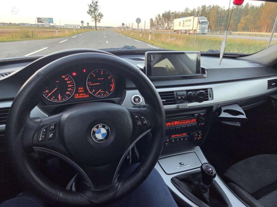 Pelēks BMW 320 2005 Kauņa, ar dzinēja tilpumu 2.00 L un nobraukumu 450 tūkst. km par 2049 €, foto 16 vietnē AUTOMOTO.COM.LV