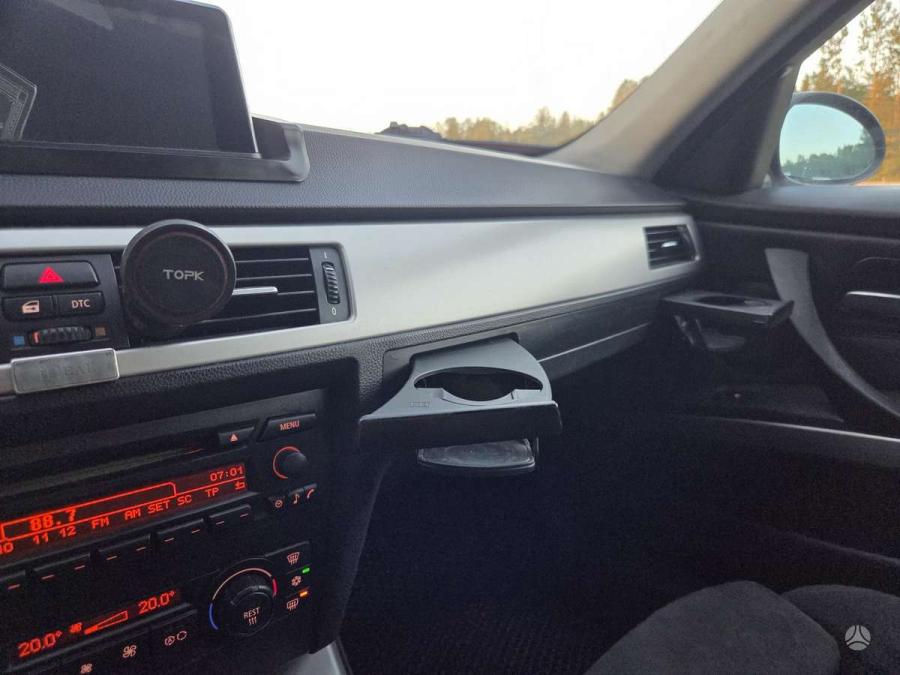 Pelēks BMW 320 2005 Kauņa, ar dzinēja tilpumu 2.00 L un nobraukumu 450 tūkst. km par 2049 €, foto 18 vietnē AUTOMOTO.COM.LV