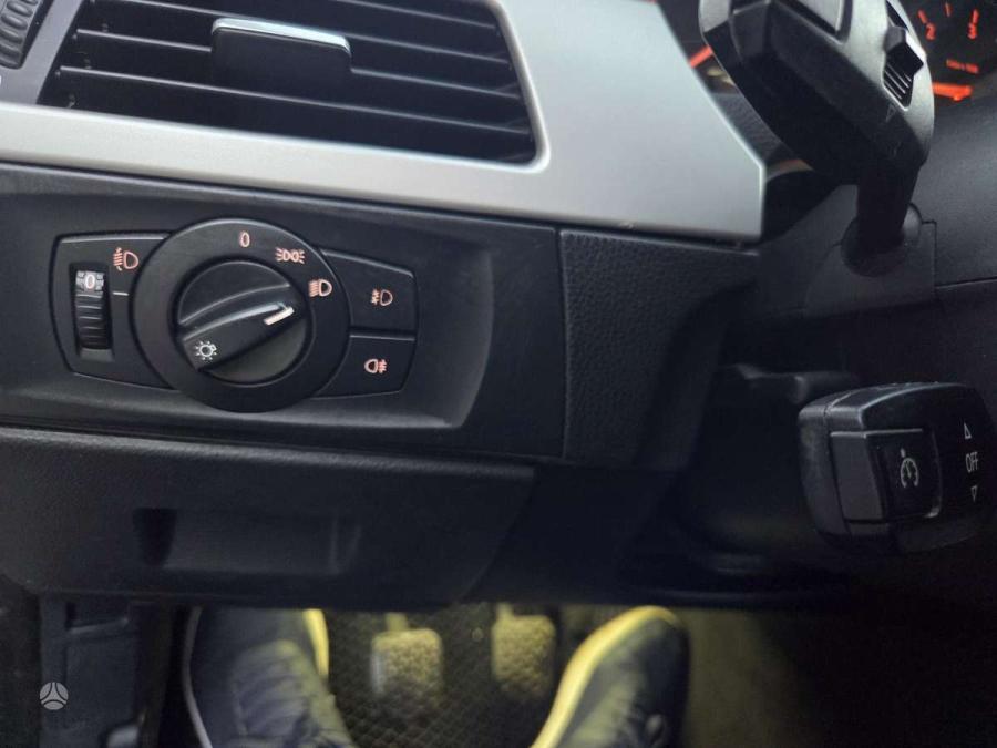 Pelēks BMW 320 2005 Kauņa, ar dzinēja tilpumu 2.00 L un nobraukumu 450 tūkst. km par 2049 €, foto 19 vietnē AUTOMOTO.COM.LV