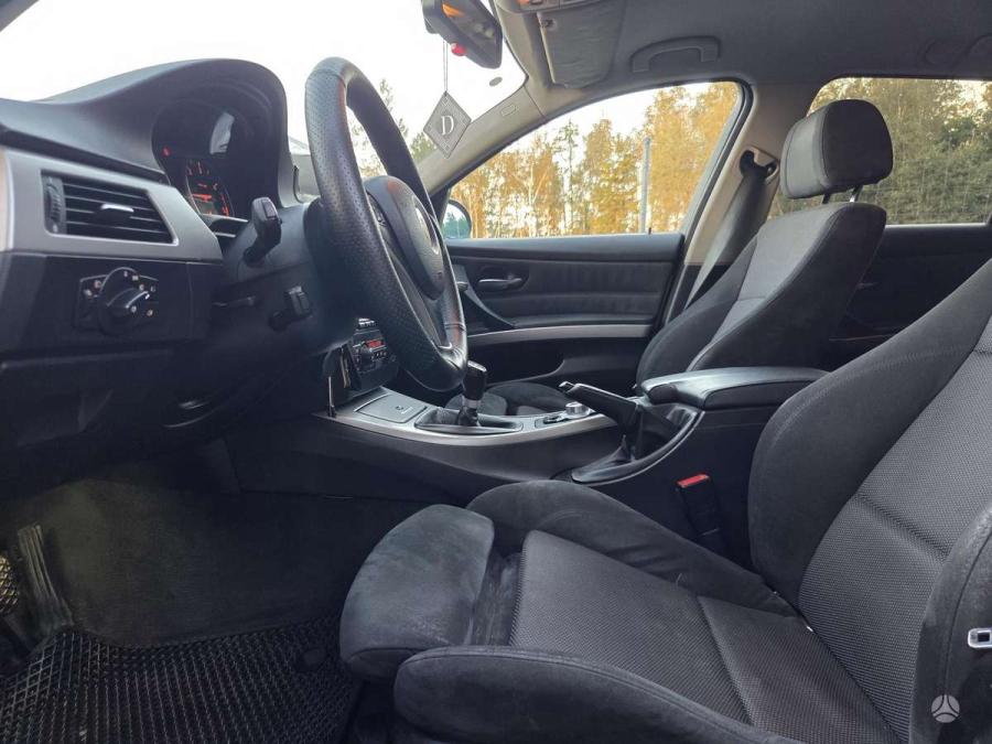 Pelēks BMW 320 2005 Kauņa, ar dzinēja tilpumu 2.00 L un nobraukumu 450 tūkst. km par 2049 €, foto 20 vietnē AUTOMOTO.COM.LV