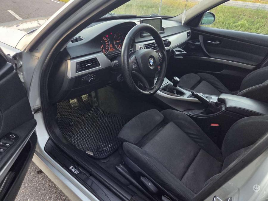 Pelēks BMW 320 2005 Kauņa, ar dzinēja tilpumu 2.00 L un nobraukumu 450 tūkst. km par 2049 €, foto 21 vietnē AUTOMOTO.COM.LV