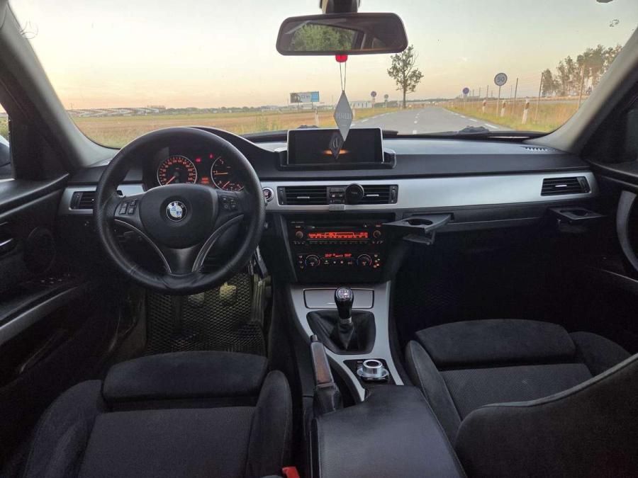 Pelēks BMW 320 2005 Kauņa, ar dzinēja tilpumu 2.00 L un nobraukumu 450 tūkst. km par 2049 €, foto 23 vietnē AUTOMOTO.COM.LV