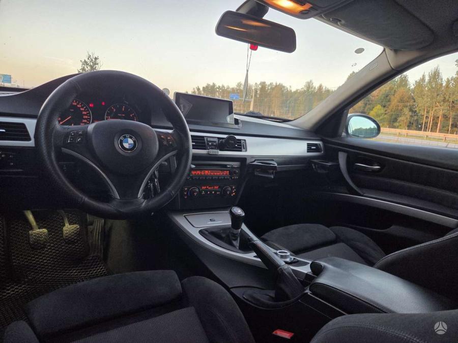 Pelēks BMW 320 2005 Kauņa, ar dzinēja tilpumu 2.00 L un nobraukumu 450 tūkst. km par 2049 €, foto 24 vietnē AUTOMOTO.COM.LV