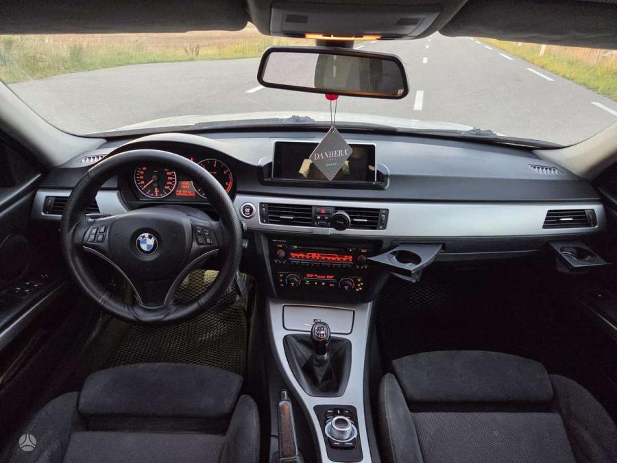 Pelēks BMW 320 2005 Kauņa, ar dzinēja tilpumu 2.00 L un nobraukumu 450 tūkst. km par 2049 €, foto 25 vietnē AUTOMOTO.COM.LV