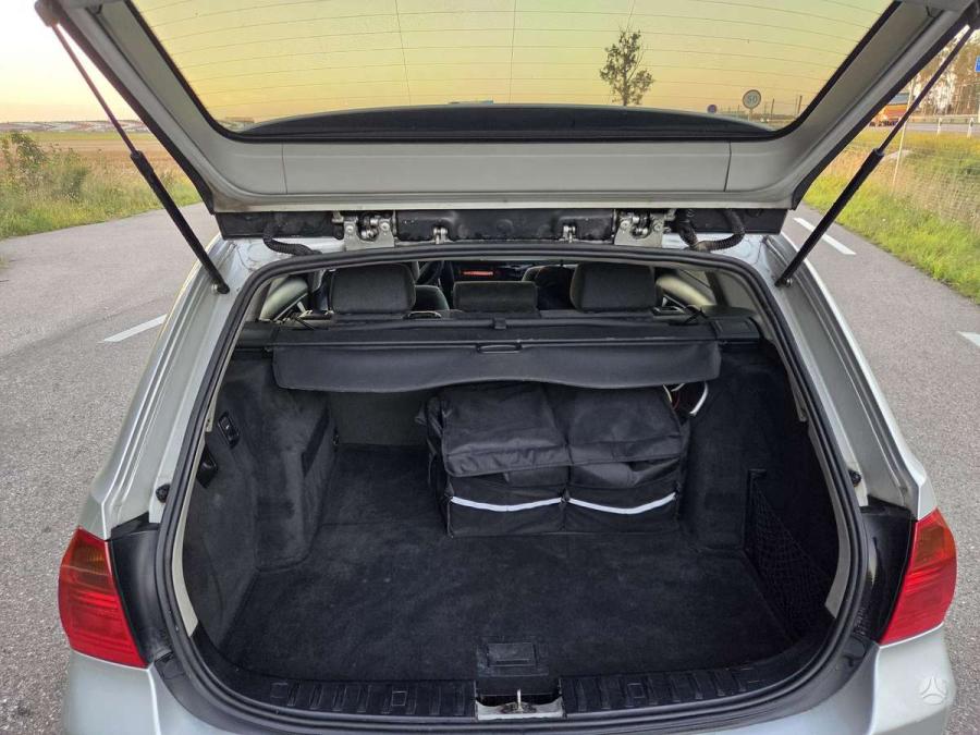 Pelēks BMW 320 2005 Kauņa, ar dzinēja tilpumu 2.00 L un nobraukumu 450 tūkst. km par 2049 €, foto 26 vietnē AUTOMOTO.COM.LV