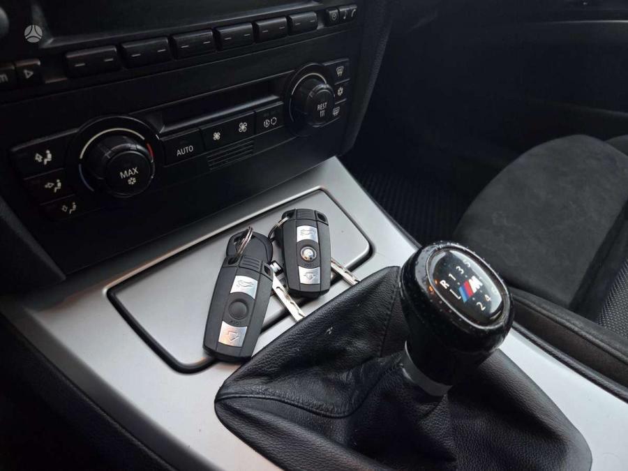 Pelēks BMW 320 2005 Kauņa, ar dzinēja tilpumu 2.00 L un nobraukumu 450 tūkst. km par 2049 €, foto 30 vietnē AUTOMOTO.COM.LV