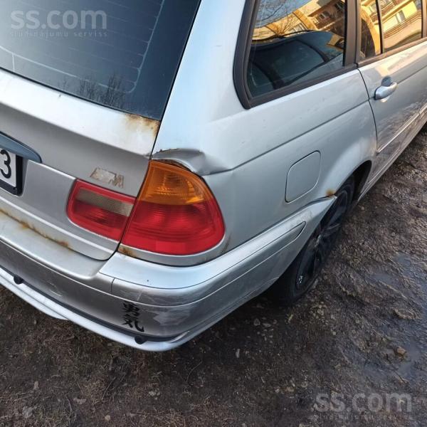 BMW 320 2005 in Riga on AUTOMOTO.COM.LV Grey BMW 320 2005 in Riga, with an engine capacity of 2.00 L and mileage of 396 thousand km for 900 €, photo 5 on AUTOMOTO.COM.LV