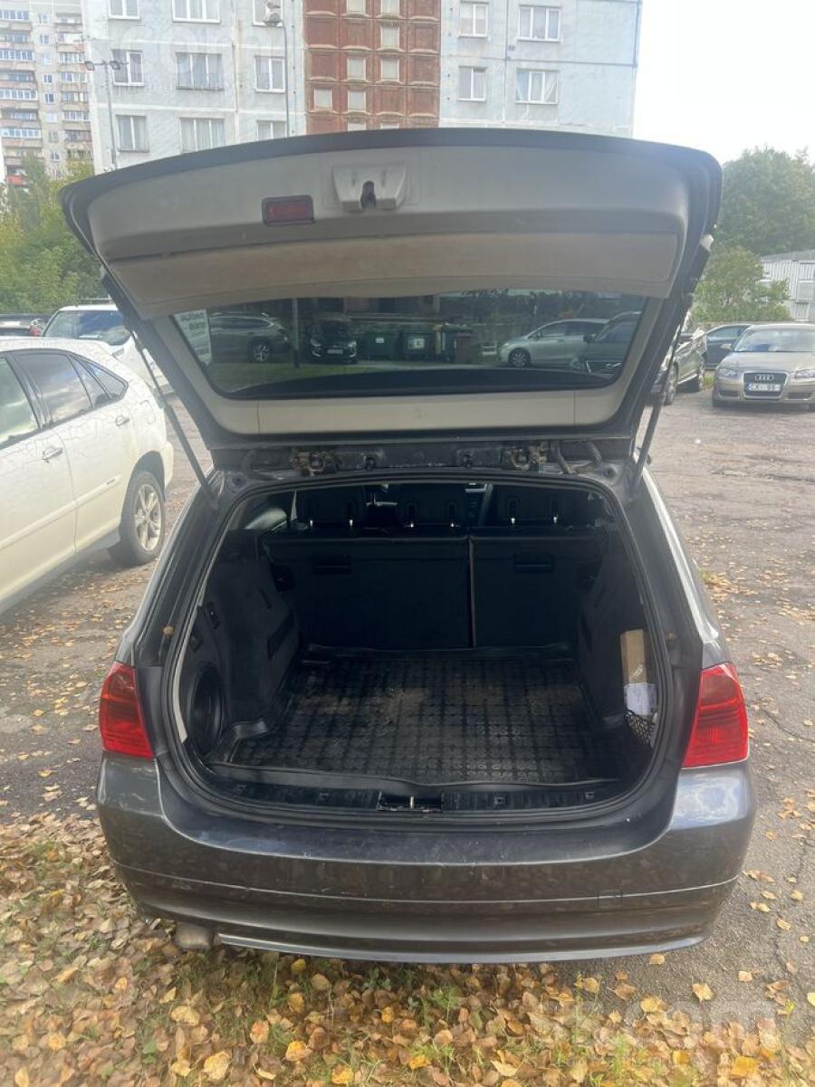 Pelēks BMW 320 2005 Rīga, ar dzinēja tilpumu 2.00 L un nobraukumu 257 tūkst. km par 2500 €, foto 6 vietnē AUTOMOTO.COM.LV