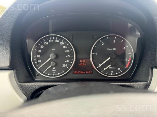 Grey BMW 320 2005 in Riga, with an engine capacity of 2.00 L and mileage of 327 thousand km for 3700 €, photo 10 on AUTOMOTO.COM.LV