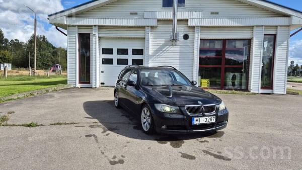 Grey BMW 320 2006 in Jelgava, with an engine capacity of 2.00 L and mileage of 284 thousand km for 3800 €, photo 2 on AUTOMOTO.COM.LV