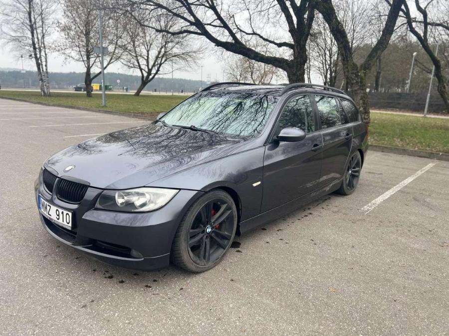 Grey BMW 320 2006 in Kaunas, with an engine capacity of 2.00 L and mileage of 370 thousand km for 2350 €, photo 3 on AUTOMOTO.COM.LV