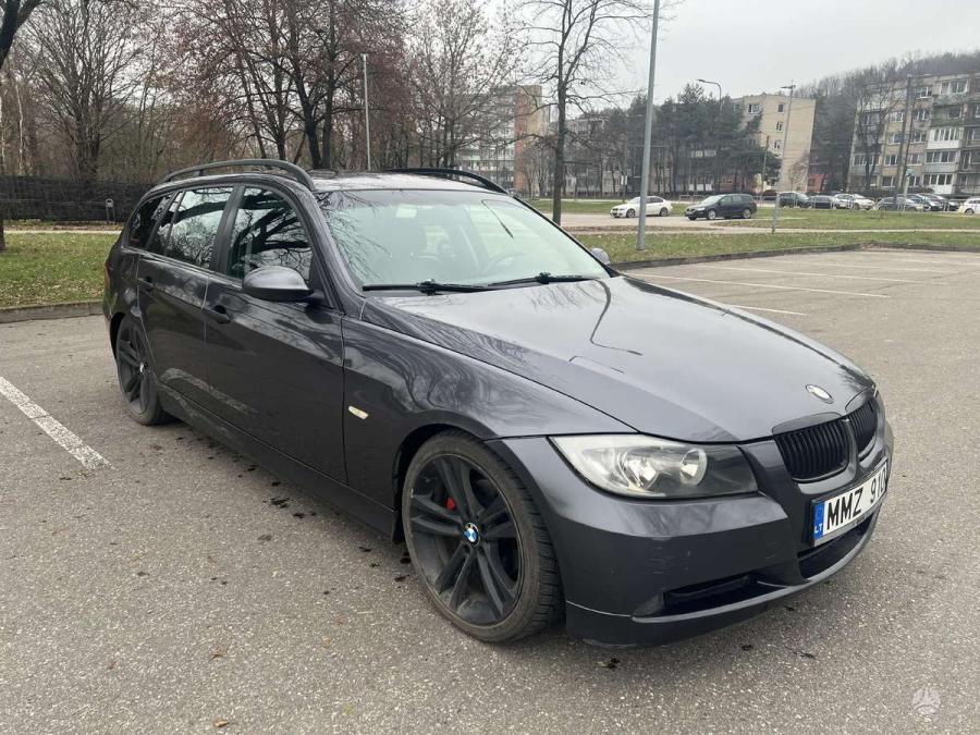 Grey BMW 320 2006 in Kaunas, with an engine capacity of 2.00 L and mileage of 370 thousand km for 2350 €, photo 4 on AUTOMOTO.COM.LV