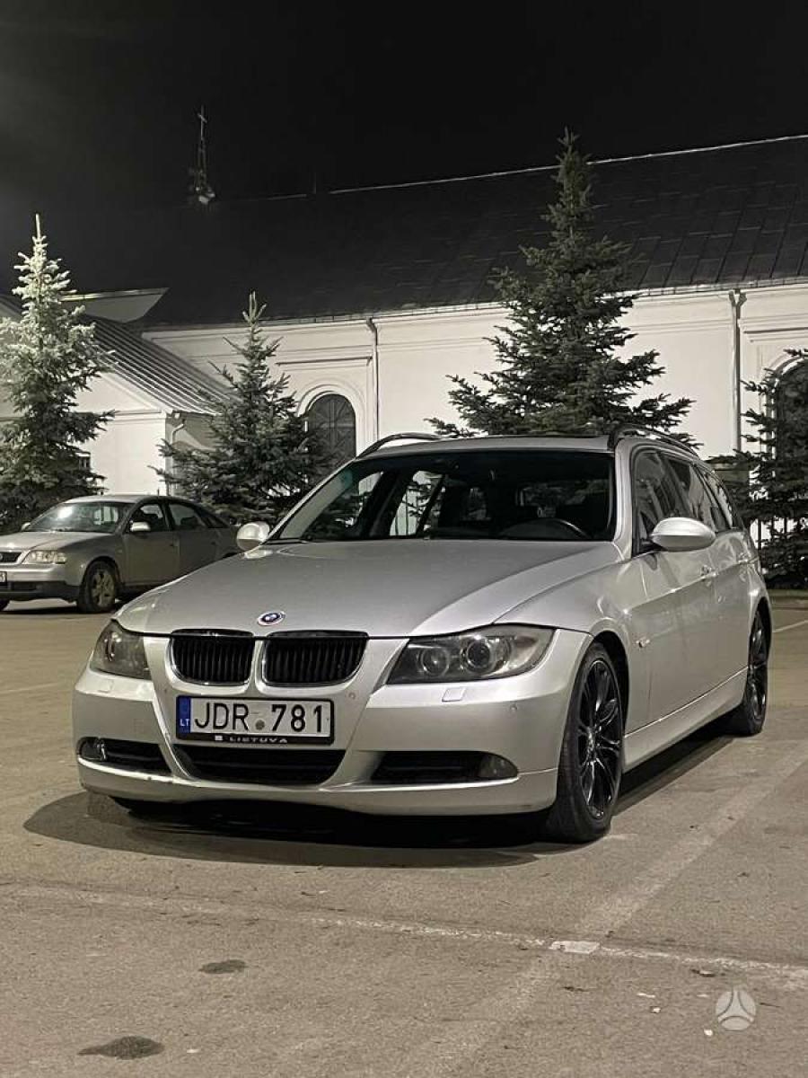 Pelēks BMW 320 2006 Kauņa, ar dzinēja tilpumu 2.00 L un nobraukumu 304 tūkst. km par 3000 €, foto 1 vietnē AUTOMOTO.COM.LV