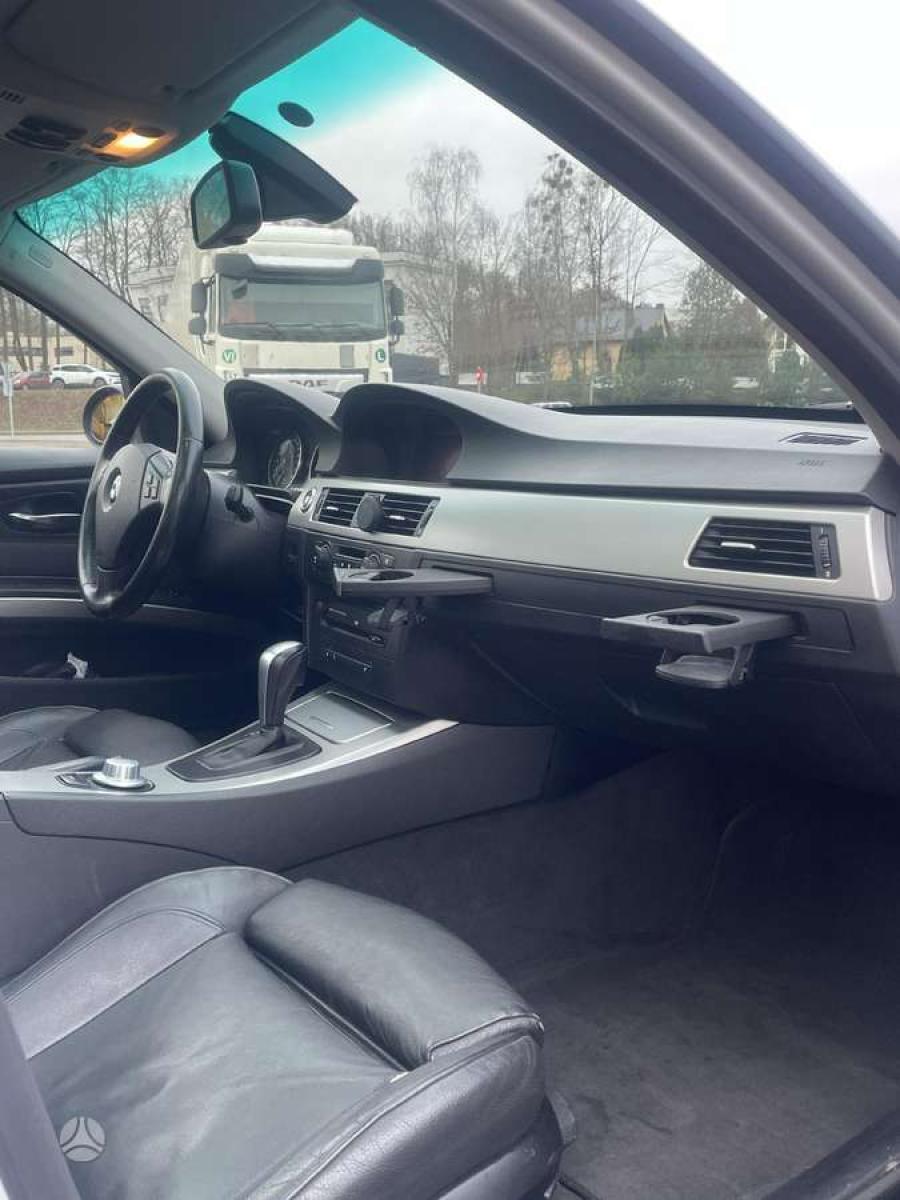 Pelēks BMW 320 2006 Kauņa, ar dzinēja tilpumu 2.00 L un nobraukumu 304 tūkst. km par 3000 €, foto 8 vietnē AUTOMOTO.COM.LV