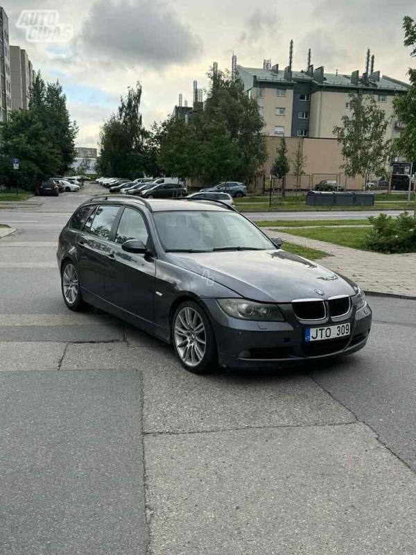 Pelēks BMW 320 2006 Viļņa, ar dzinēja tilpumu 2.00 L un nobraukumu 300 tūkst. km par 2050 €, foto 2 vietnē AUTOMOTO.COM.LV