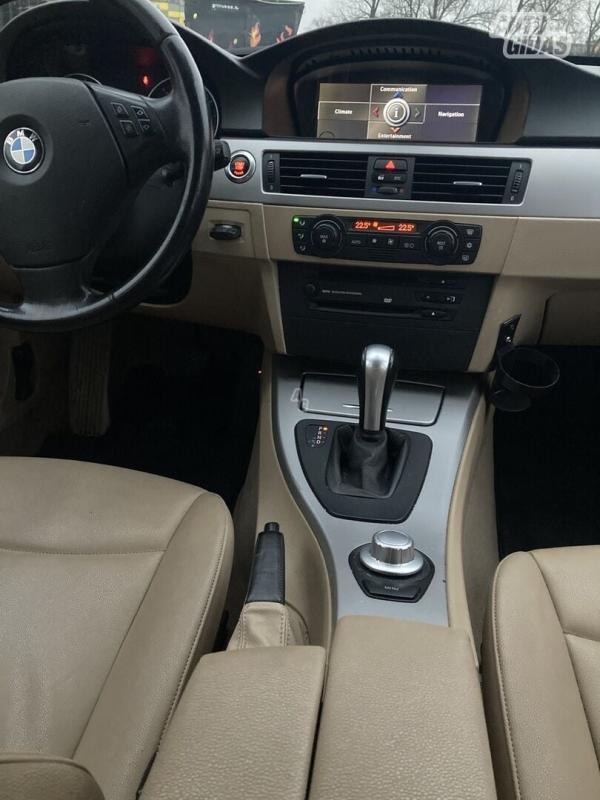 Pelēks BMW 320 2006 Viļņa, ar dzinēja tilpumu 2.00 L un nobraukumu 375 tūkst. km par 3399 €, foto 7 vietnē AUTOMOTO.COM.LV
