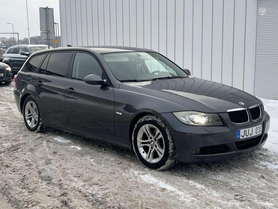 Grey BMW 320 2006 in Vilnius, with an engine capacity of 2.00 L and mileage of 274 thousand km for 2200 €, photo 2 on AUTOMOTO.COM.LV
