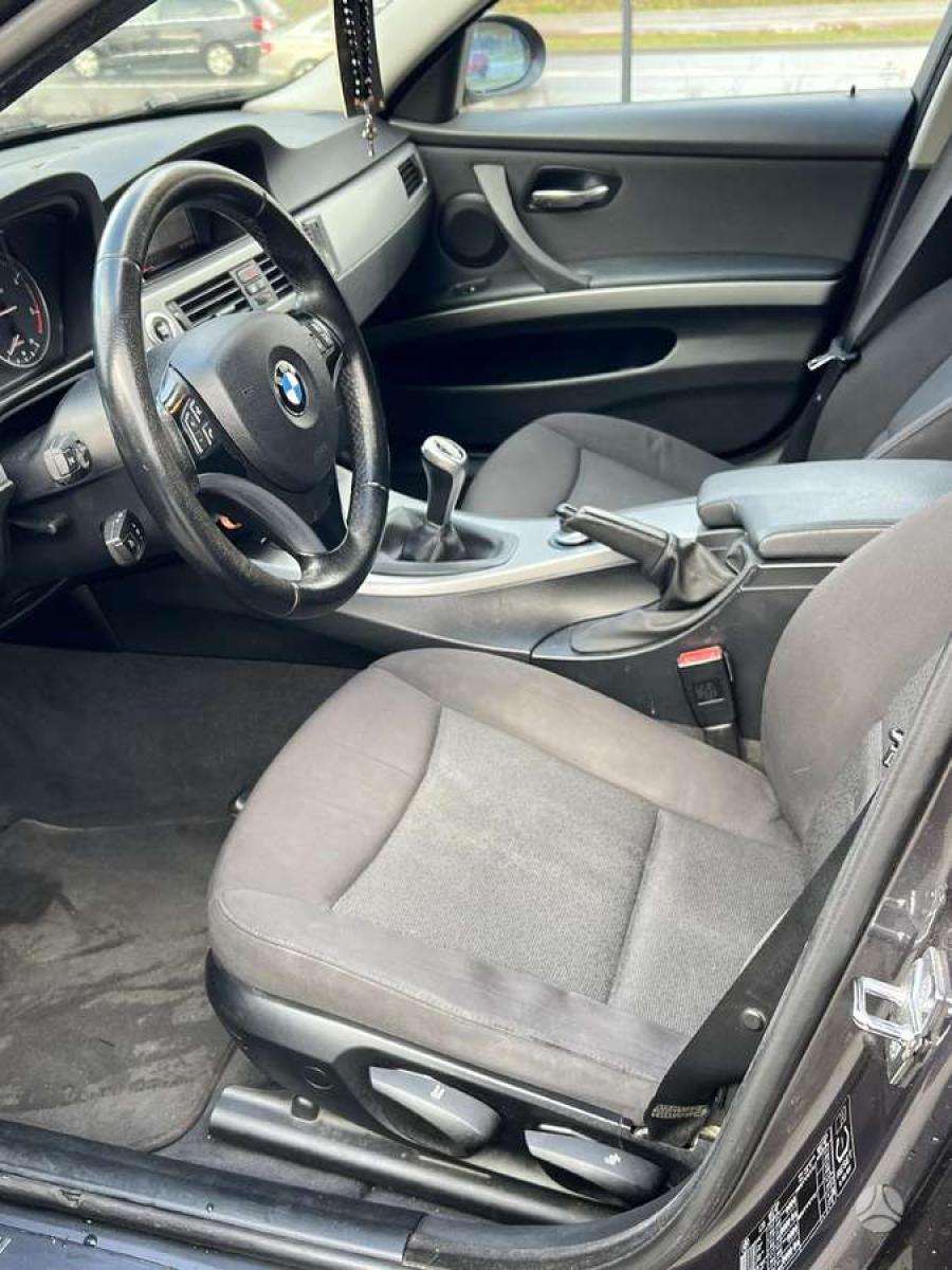 Grey BMW 320 2006 in Vilnius, with an engine capacity of 2.00 L and mileage of 274 thousand km for 2200 €, photo 7 on AUTOMOTO.COM.LV