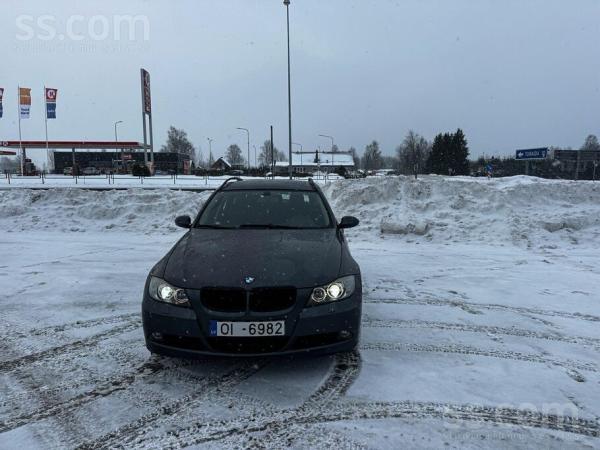 Grey BMW 320 2006 in Riga, with an engine capacity of 2.00 L and mileage of 222 thousand km for 4450 €, photo 3 on AUTOMOTO.COM.LV