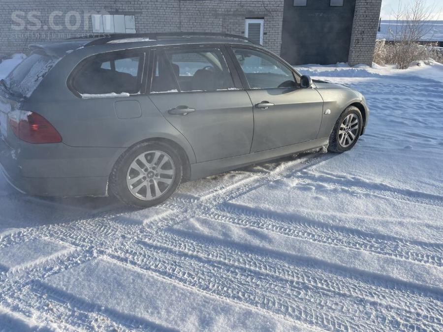 Pelēks BMW 320 2006 Bauska, ar dzinēja tilpumu 2.00 L un nobraukumu 317 tūkst. km par 3700 €, foto 5 vietnē AUTOMOTO.COM.LV