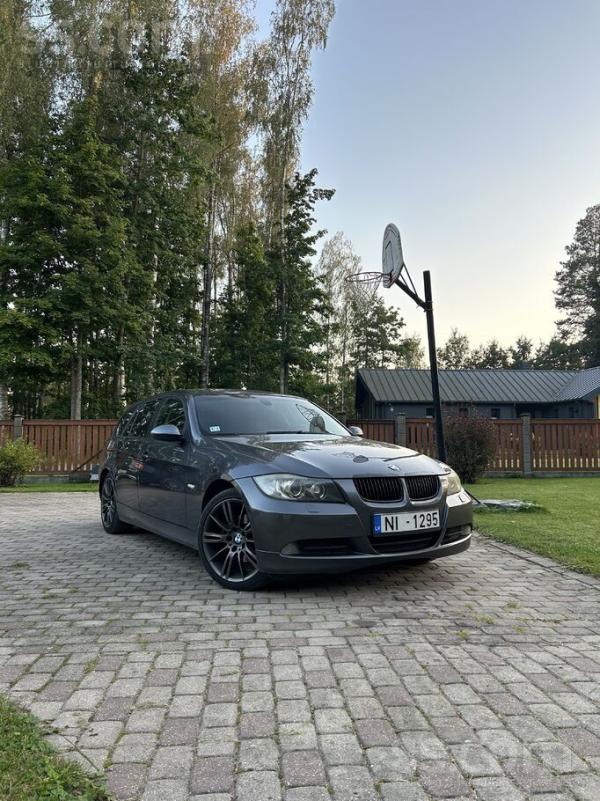 Grey BMW 320 2006 in Riga, with an engine capacity of 2.00 L and mileage of 499 thousand km for 2700 €, photo 1 on AUTOMOTO.COM.LV