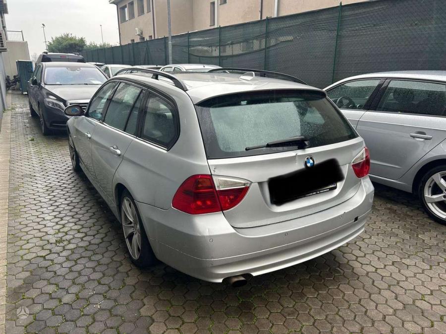 Pelēks BMW 320 2006 Tauragė, ar dzinēja tilpumu 2.00 L un nobraukumu 280 tūkst. km par 1800 €, foto 3 vietnē AUTOMOTO.COM.LV