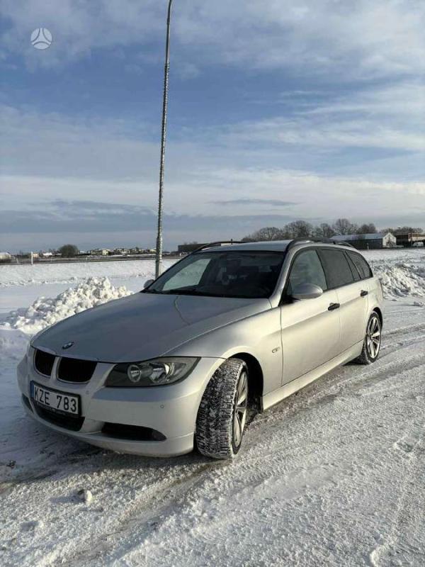 Grey BMW 320 2006 in Kaunas, with an engine capacity of 2.00 L and mileage of 319 thousand km for 3300 €, photo 1 on AUTOMOTO.COM.LV