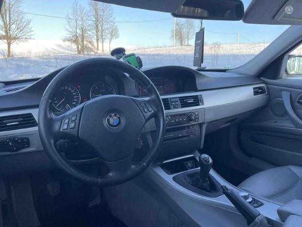 Pelēks BMW 320 2006 Kupiškis, ar dzinēja tilpumu 2.00 L un nobraukumu 346 tūkst. km par 2350 €, foto 10 vietnē AUTOMOTO.COM.LV