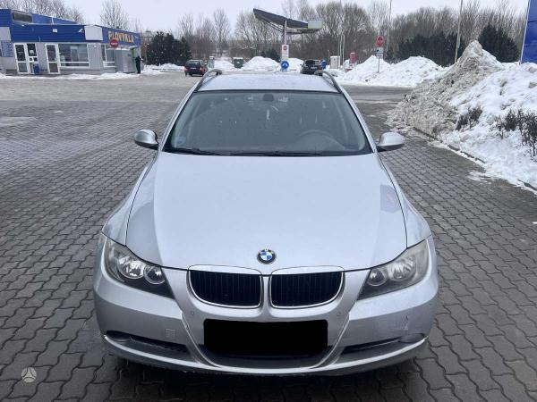 Pelēks BMW 320 2006 Klaipėda, ar dzinēja tilpumu 2.00 L un nobraukumu 385 tūkst. km par 2700 €, foto 3 vietnē AUTOMOTO.COM.LV