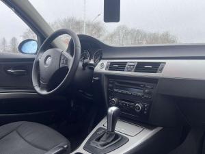 Pelēks BMW 320 2006 Klaipėda, ar dzinēja tilpumu 2.00 L un nobraukumu 385 tūkst. km par 2700 €, foto 11 vietnē AUTOMOTO.COM.LV