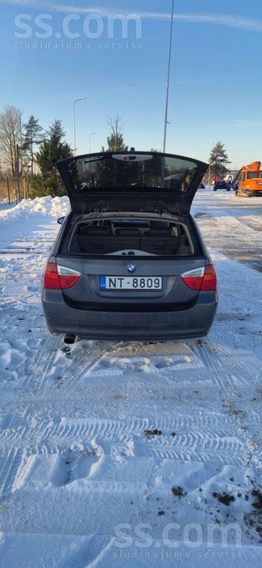 Grey BMW 320 2006 in Riga, with an engine capacity of 2.00 L and mileage of 329 thousand km for 2800 €, photo 7 on AUTOMOTO.COM.LV