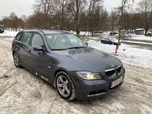 Pelēks BMW 320 2006 Viļņa, ar dzinēja tilpumu 2.00 L un nobraukumu 375 tūkst. km par 3450 €, foto  vietnē AUTOMOTO.COM.LV