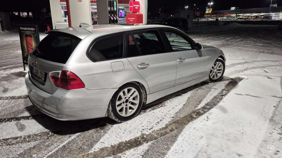 Grey BMW 320 2006 in Kaisiadorys, with an engine capacity of 2.00 L and mileage of 345 thousand km for 1750 €, photo 3 on AUTOMOTO.COM.LV