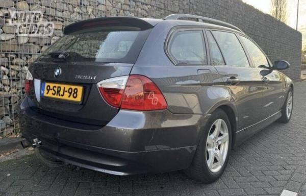 Pelēks BMW 320 2006 Viļņa, ar dzinēja tilpumu 2.00 L un nobraukumu 380 tūkst. km par 3399 €, foto 4 vietnē AUTOMOTO.COM.LV