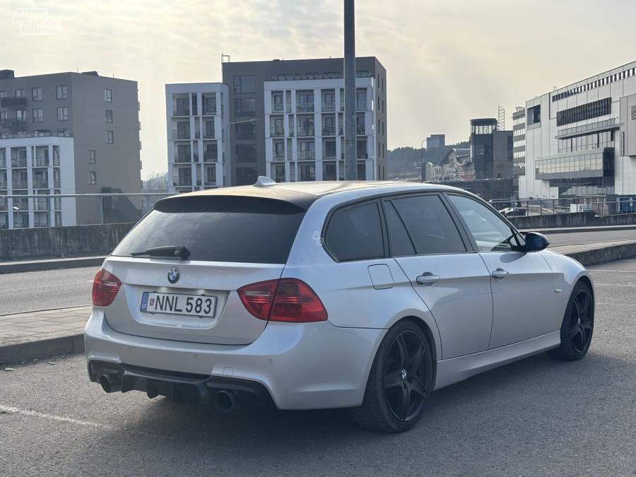 Pelēks BMW 320 2006 Viļņa, ar dzinēja tilpumu 2.00 L un nobraukumu 289 tūkst. km par 4950 €, foto 1 vietnē AUTOMOTO.COM.LV
