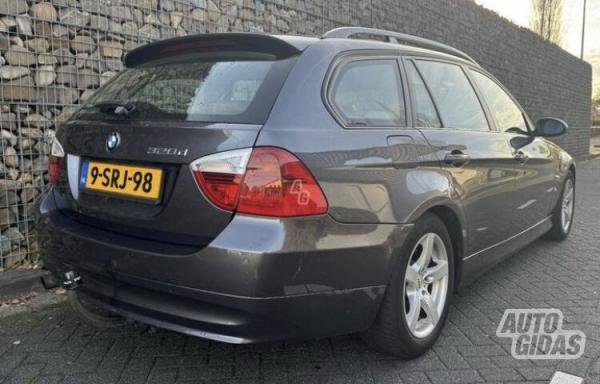 Pelēks BMW 320 2006 Viļņa, ar dzinēja tilpumu 2.00 L un nobraukumu 375 tūkst. km par 3250 €, foto 4 vietnē AUTOMOTO.COM.LV