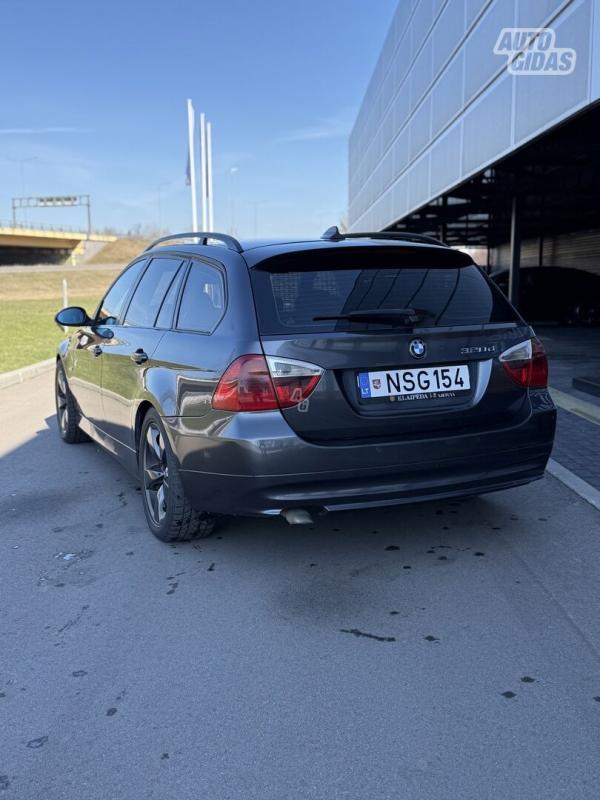 Pelēks BMW 320 2006 Klaipėda, ar dzinēja tilpumu 2.00 L un nobraukumu 254 tūkst. km par 3600 €, foto 5 vietnē AUTOMOTO.COM.LV