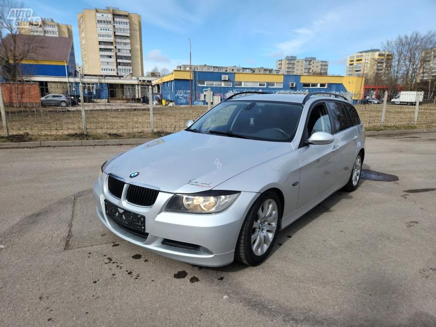 Grey BMW 320 2006 in Siauliai, with an engine capacity of 2.00 L and mileage of 330 thousand km for 1650 €, photo 1 on AUTOMOTO.COM.LV