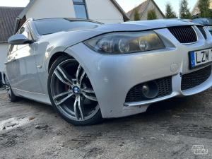 Pelēks BMW 320 2006 Kretinga, ar dzinēja tilpumu 2.00 L un nobraukumu 380 tūkst. km par 2300 €, foto 3 vietnē AUTOMOTO.COM.LV